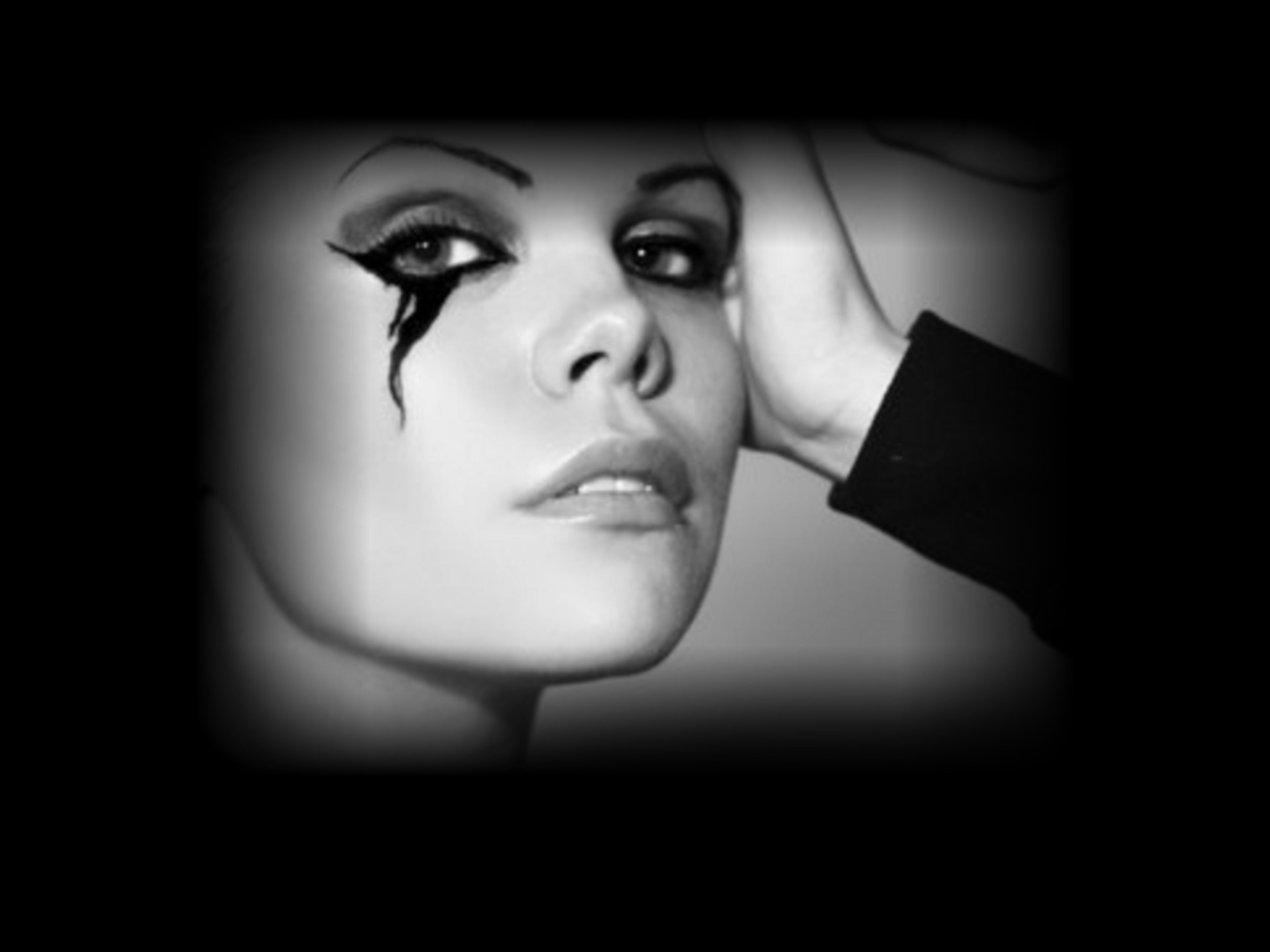 Maria Beatty's Instagram, Twitter & Facebook on IDCrawl