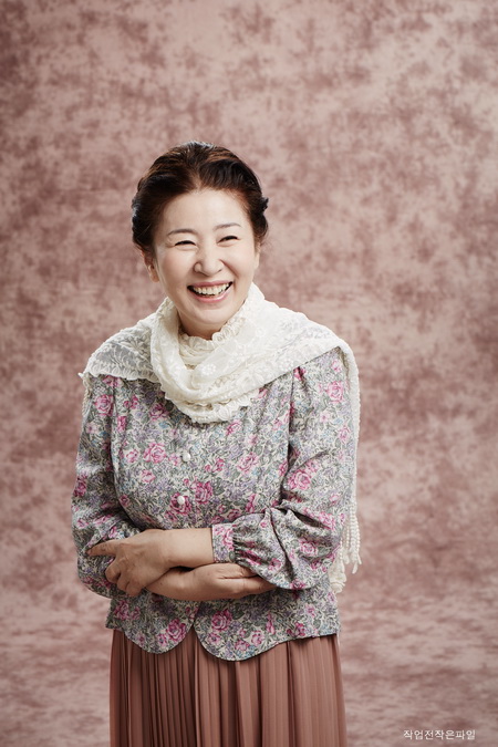 Kim Ja-ok – Movies, Bio and Lists on MUBI