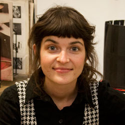 Jodie Mack – Films, Biographies et Listes sur MUBI