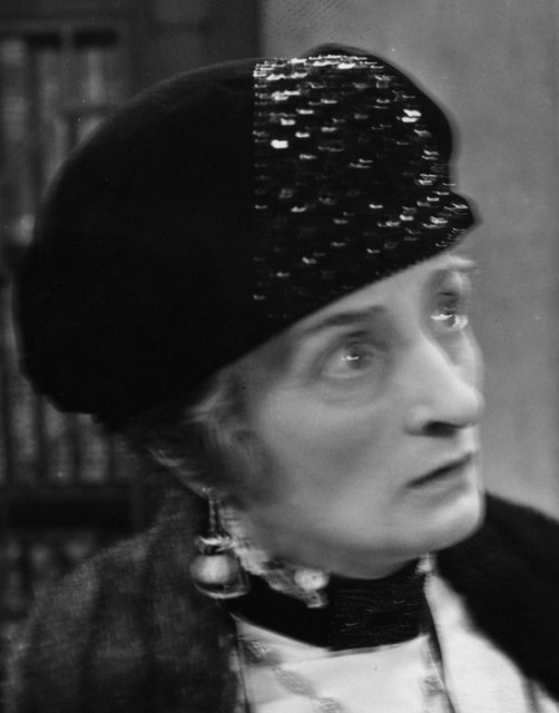 Una O’Connor – Movies, Bio and Lists on MUBI